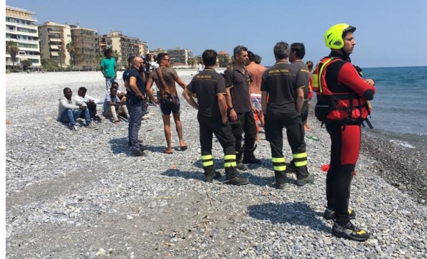 RECUPERATO IL CORPO DEL GIOVANE SUDANESE ANNEGATO ALLA FOCE DEL FIUME ... RECUPERATO IL CORPO DEL GIOVANE SUDANESE ANNEGATO ALLA FOCE DEL FIUME ...